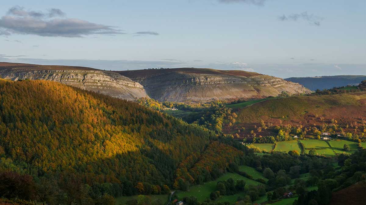Bryniau Clwyd a Dyffryn Dyfrdwy - Clwydian Range and Dee Valley ...
